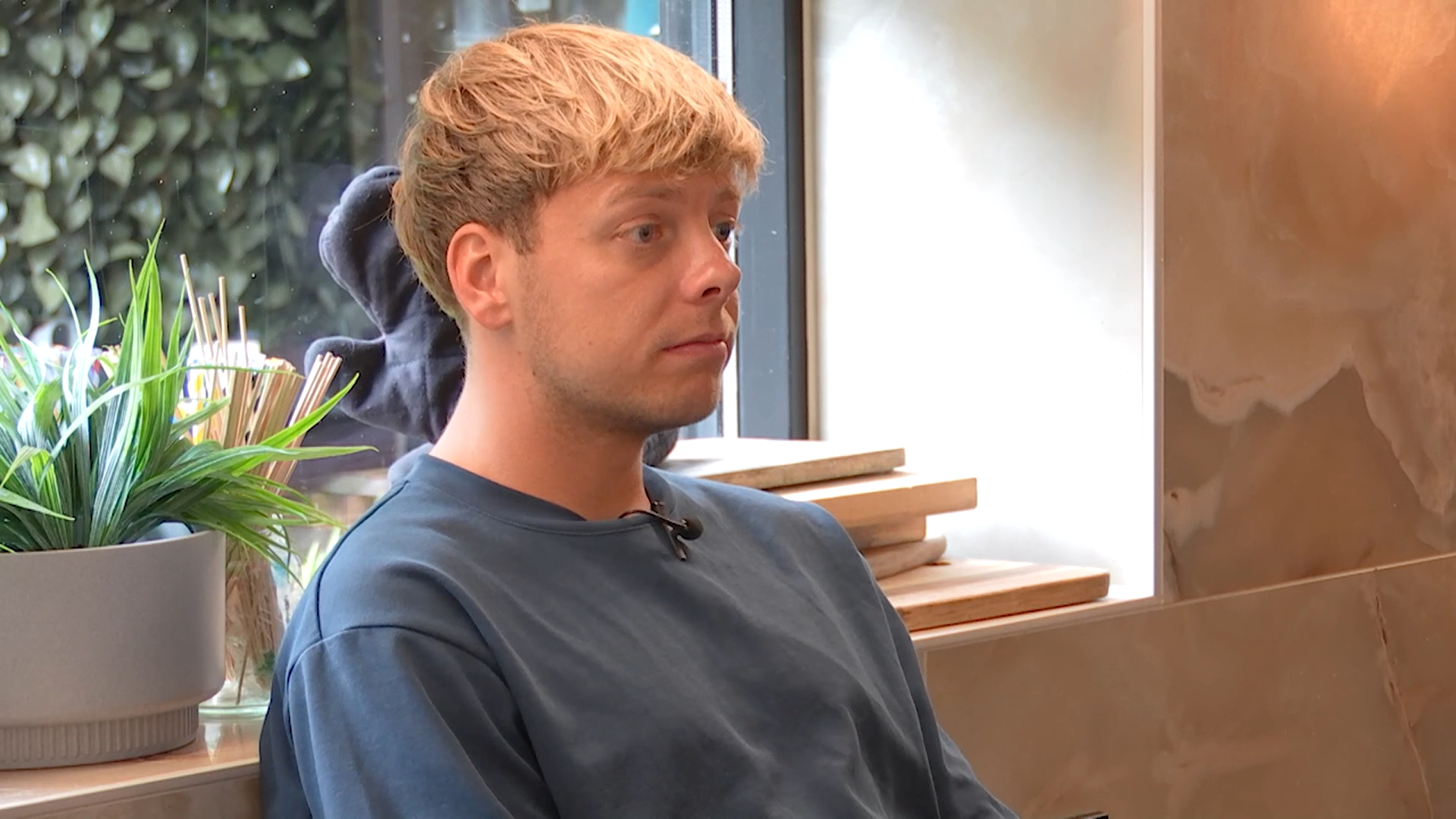 Floris roept Geert naar ” Zwarte Schapen” in de aflevering van vanavond! Er ontstond een gevecht ...